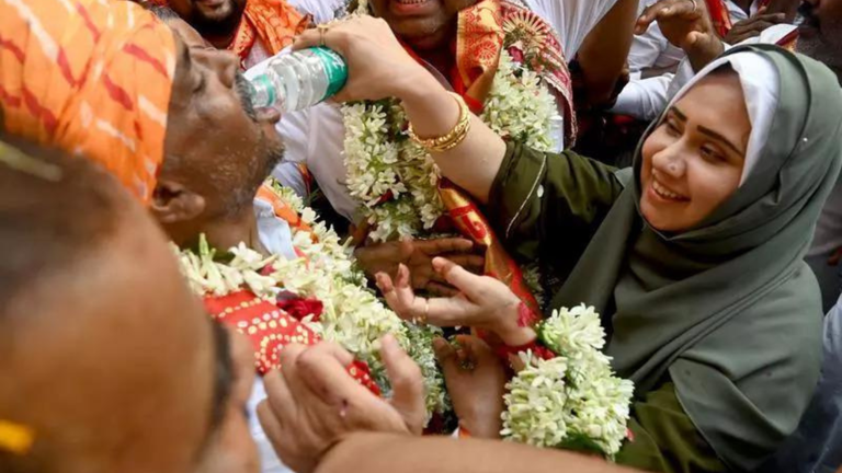 Petals, Sharbat & Brotherhood: With cold drinks & warm embraces, Muslims help Hindus tide over ...