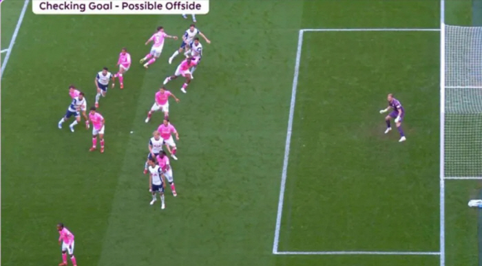 Killed the soccer Attachment doll in SON's arms, disappointed by the ...