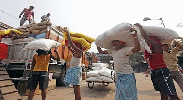 Mathadi employment crisis : माथाडी कायद्यातील सुधारणांमुळे माथाडींच्या ...