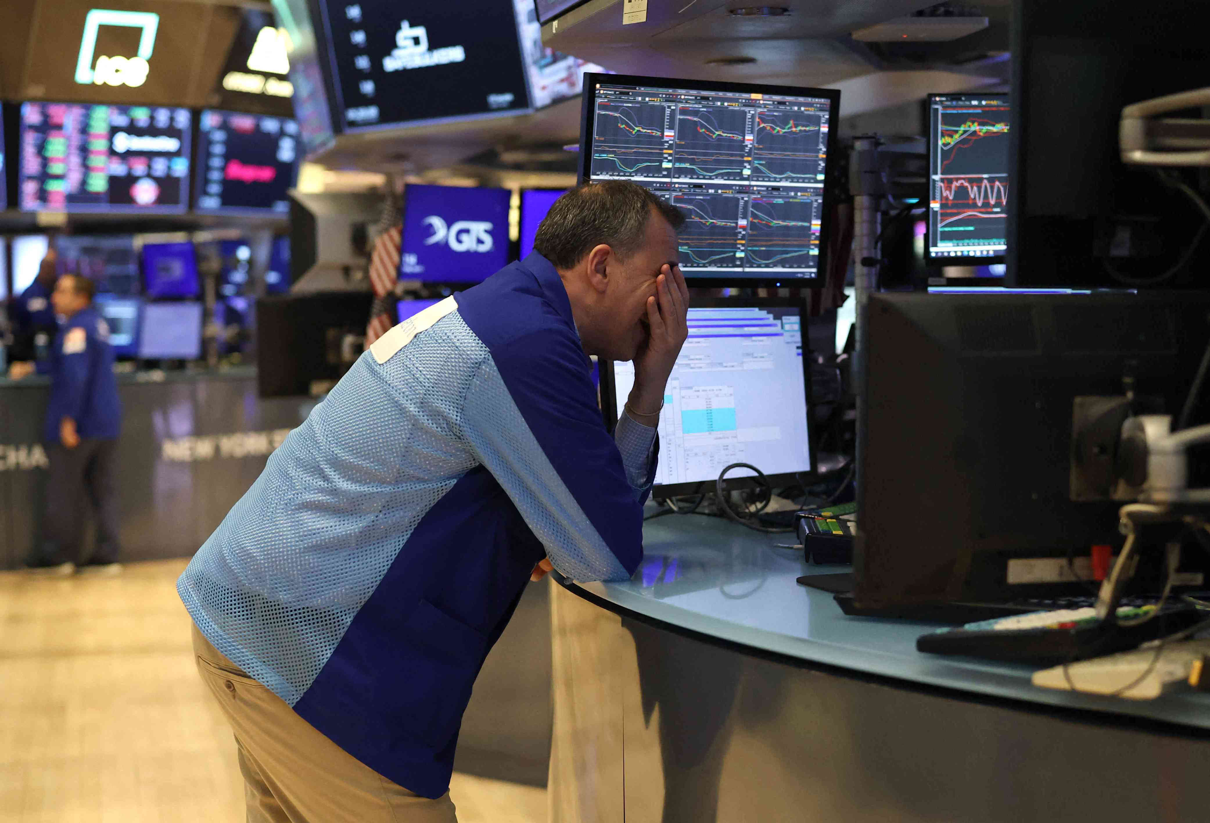 US Stock Futures Slide as Tariff-Fueled Market Meltdown Continues