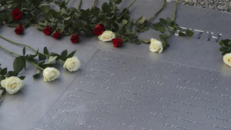 Ceremony commemorates 80th anniversary of Buchenwald camp liberation