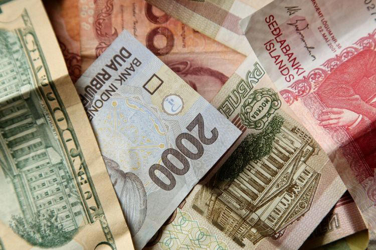 Rupiah Sempat Tembus Rp17.000 per Dolar AS: 7 Faktor yang Mempengaruhi Nilai Tukar dan Dampaknya