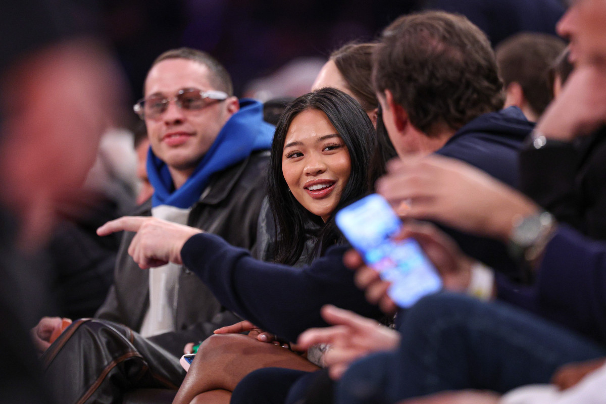 Fans React to Suni Lee’s Appearance at Knicks-Suns Game