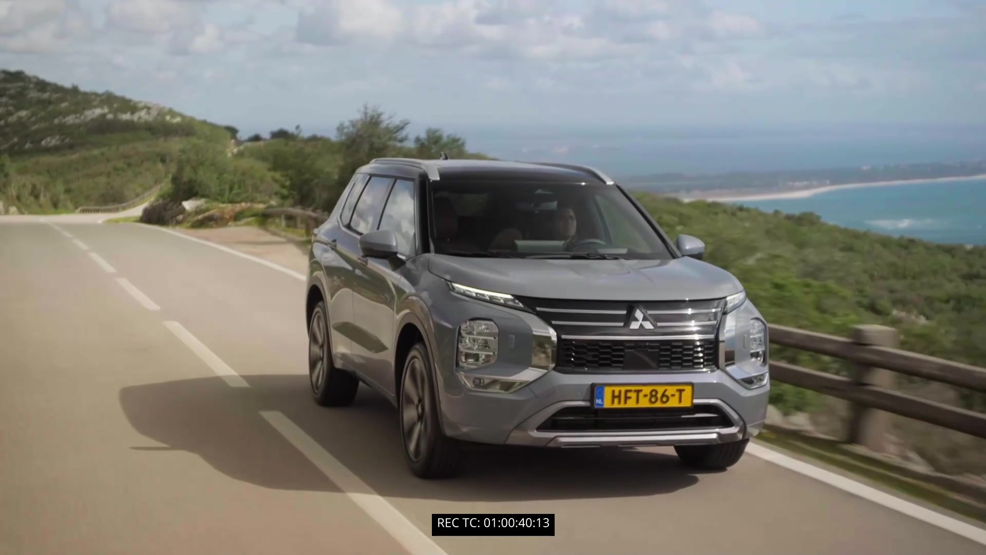 New Mitsubishi Outlander PHEV in Moonstone Grey Driving Video