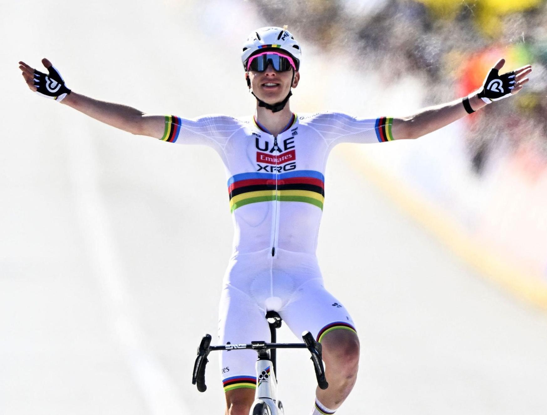 Tadej Pogacar trionfa al Giro delle Fiandre: settima vittoria in maglia iridata