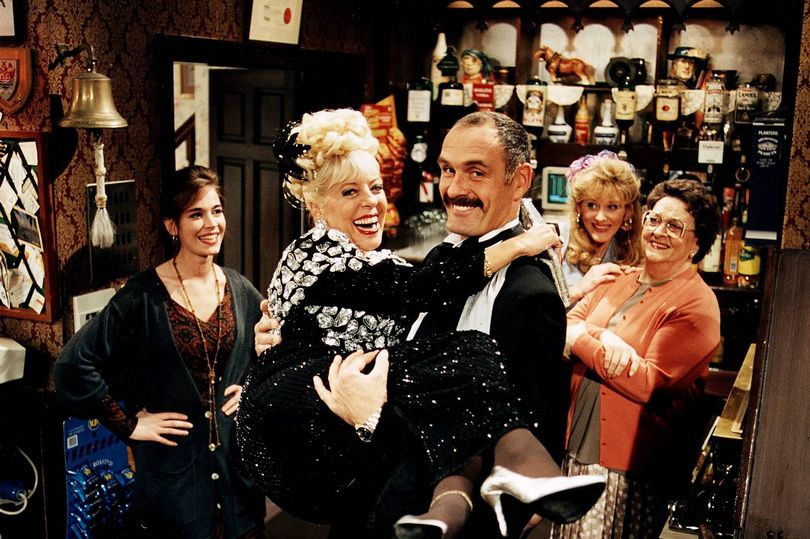 Corrie star John Saint Ryan dies - family confirm 'there will be no ...