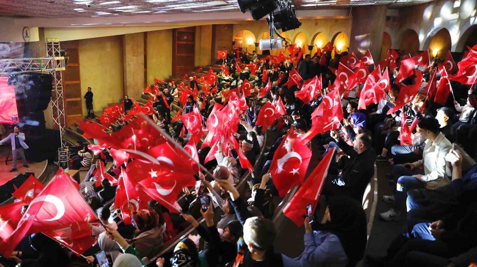 Azerin’den Türklük Anıtı açılışına özel muhteşem konser