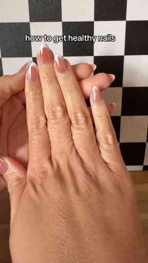 How to Get Healthy Nails: Tips and Tricks