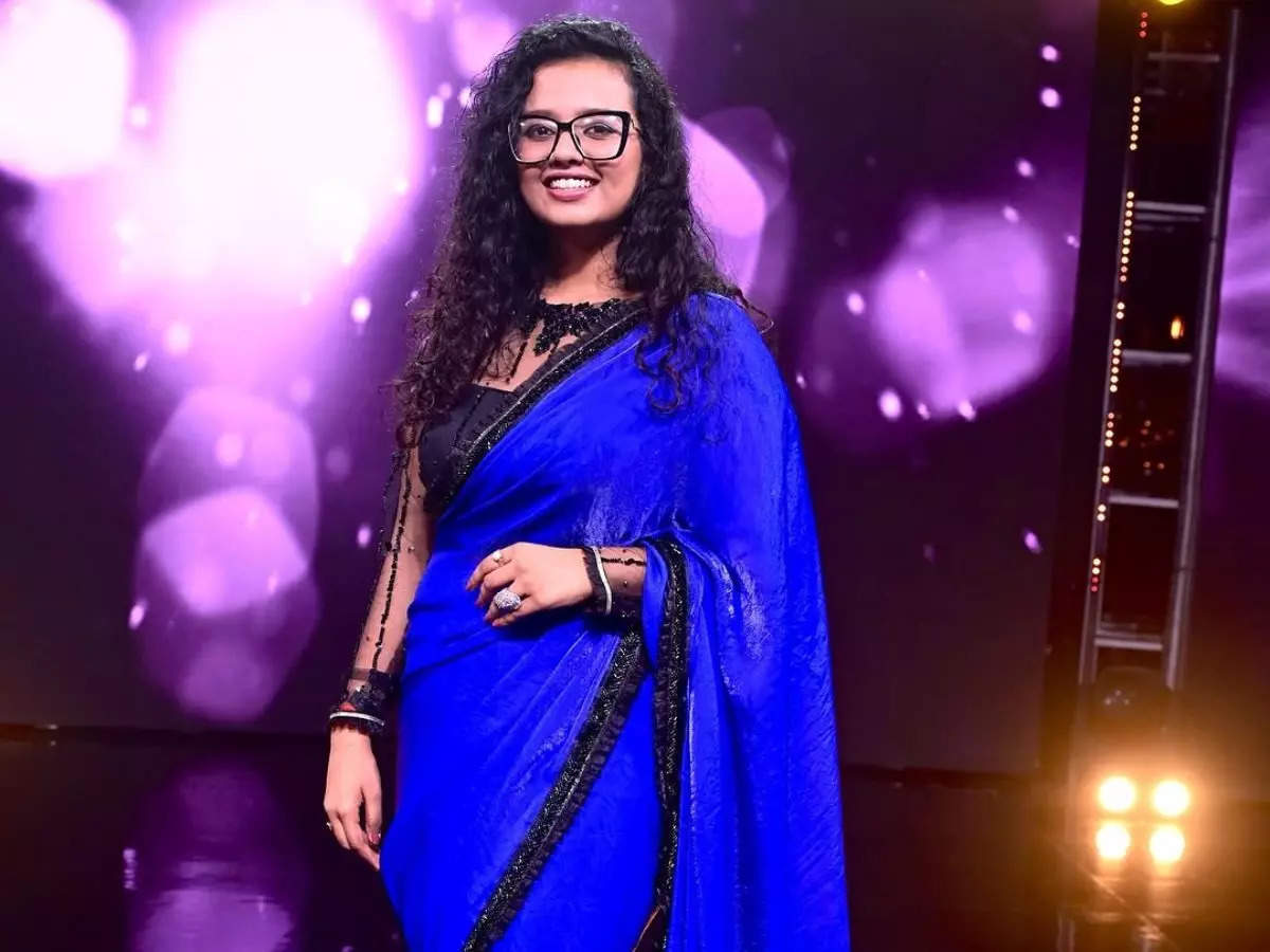 Indian Idol 2025 winner is Manasi Ghosh. Her education, family ...