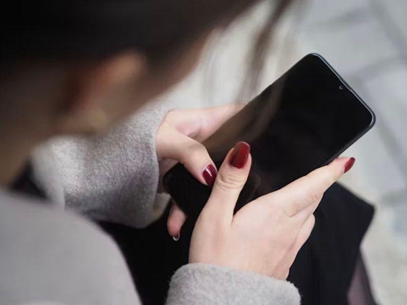 Half the apps on average Manchester mobile phone have never been used