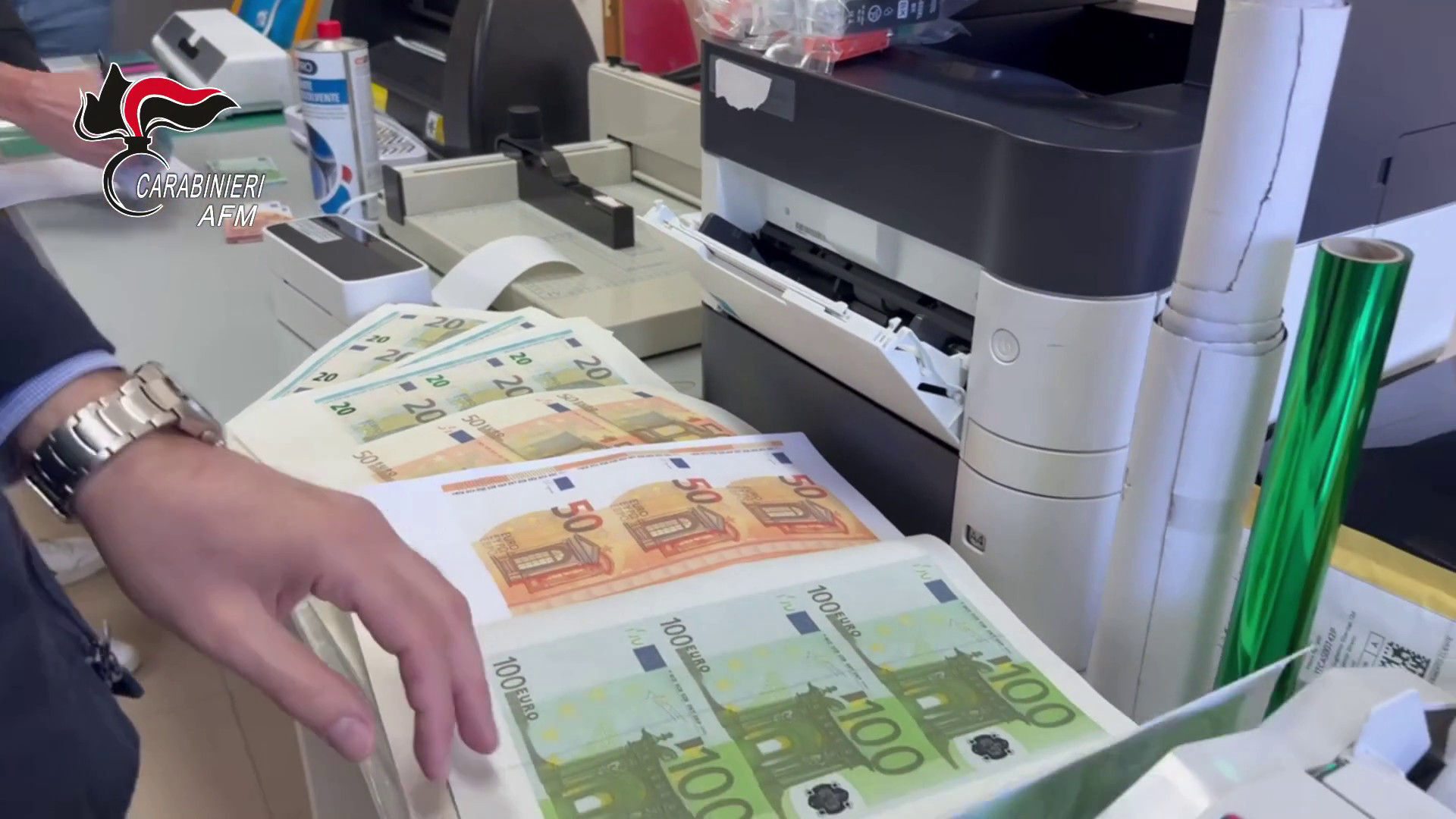 A Lecce smantellata stamperia che produceva banconote false
