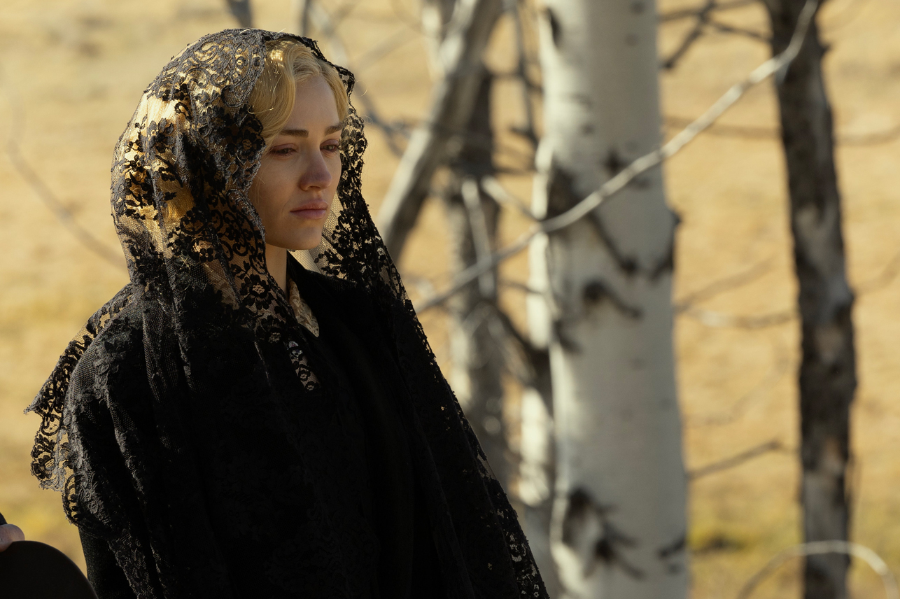 ‘1923’ Star Michelle Randolph Says Elizabeth Dutton Couldn’t Have ...