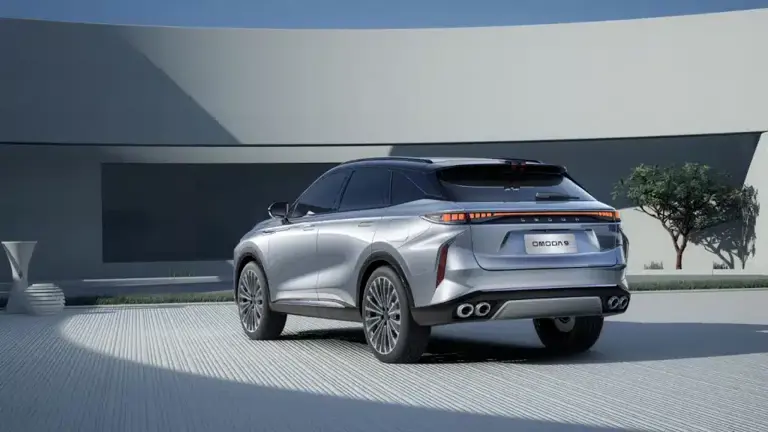Omoda 9 debutta in Italia: info su motore, interni e arrivo sul mercato