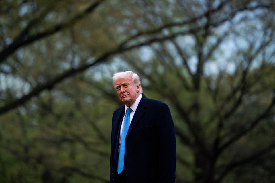 Liveblog zum "Panic Monday": Trump feiert das Börsen-Beben – auch US ...