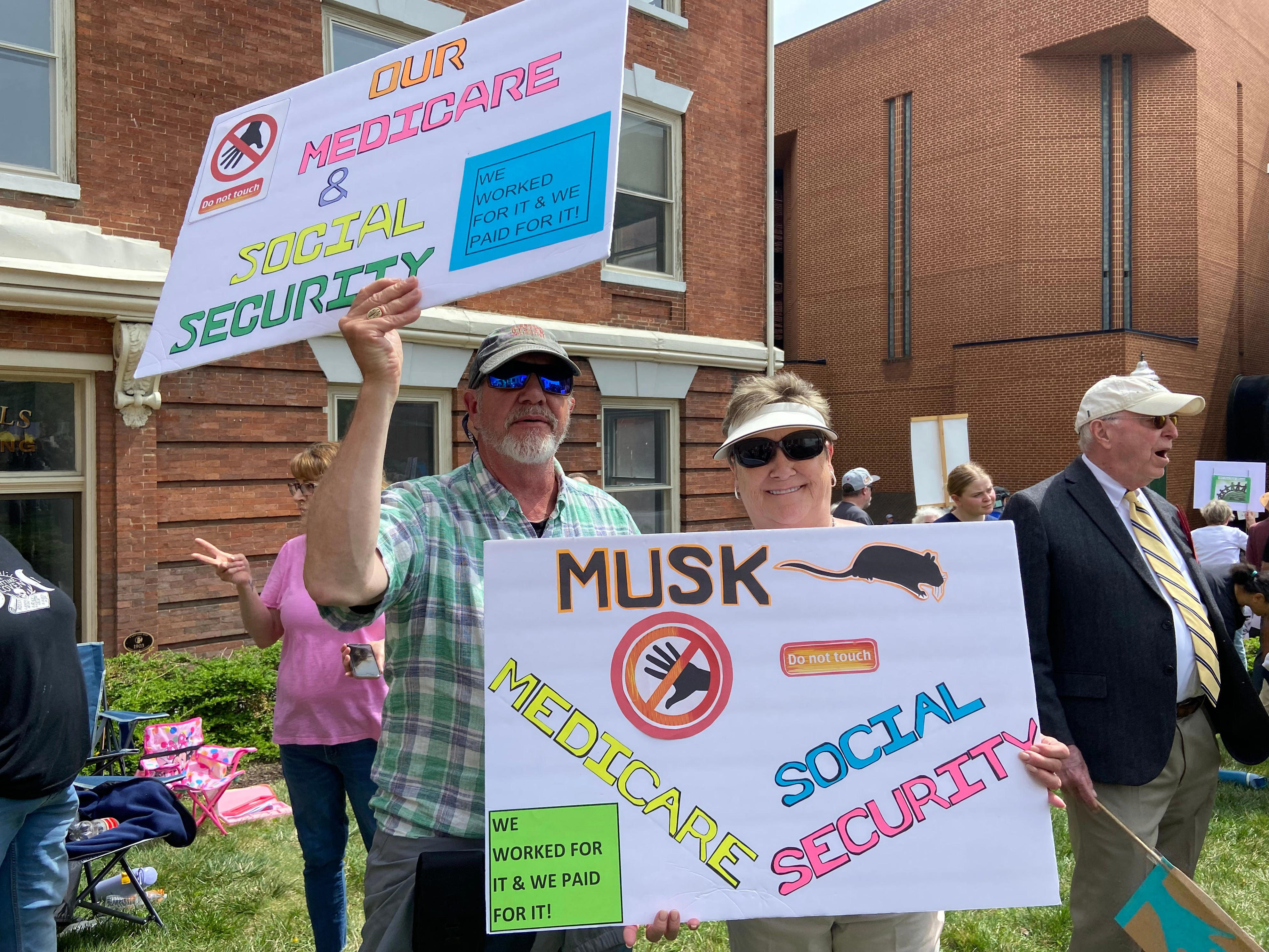 Hundreds protest at the Hands Off rally at Augusta County Courthouse in ...