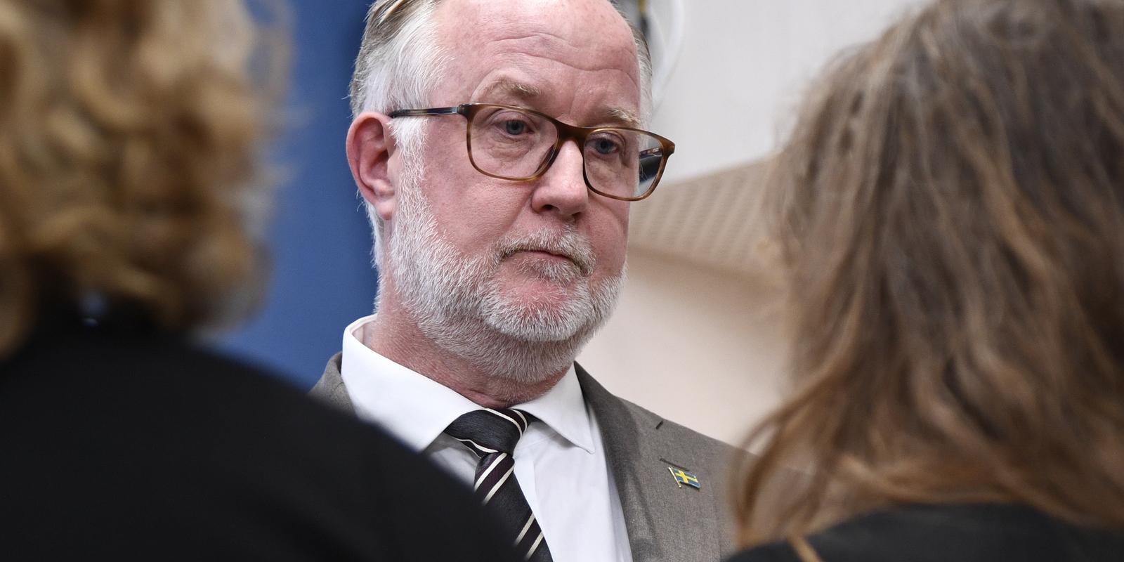 Almega rasar över ”hagelbössa” mot branschen