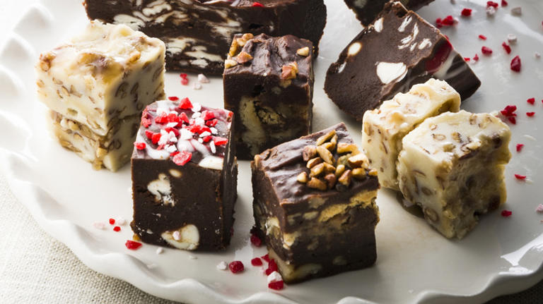 Boxed Cake Mix Is The Secret Weapon For Easy Fudge (No Candy ...