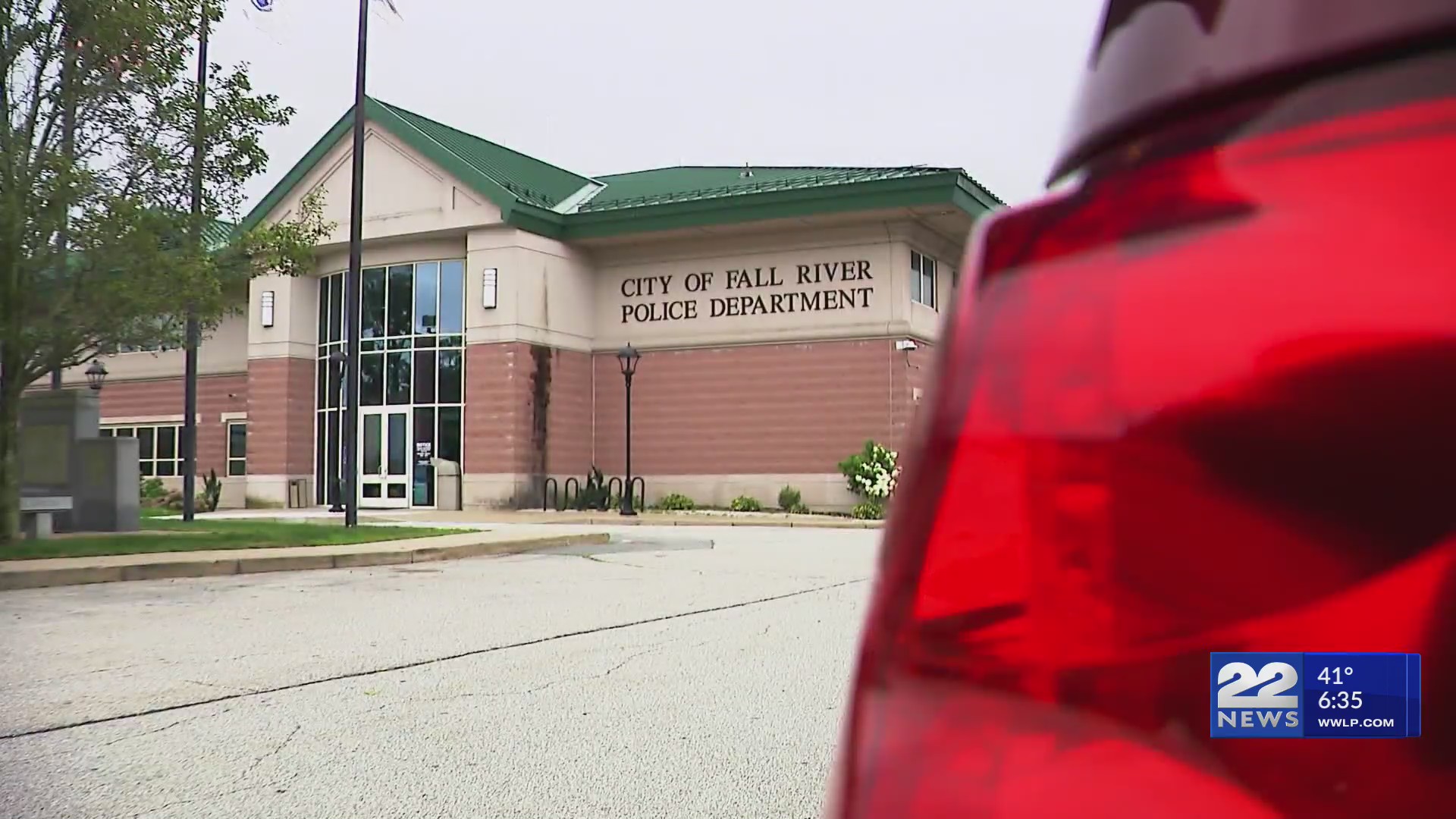 Fall River police officer arrested in sting operation