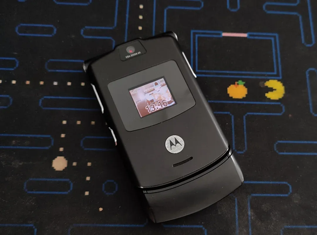 20 Retro Mobile Phones No One Uses Anymore