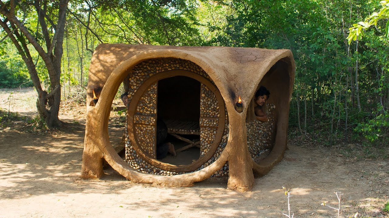 Mud House in the Jungle Built by Bare Hand That Feels Like a Villa Retreat