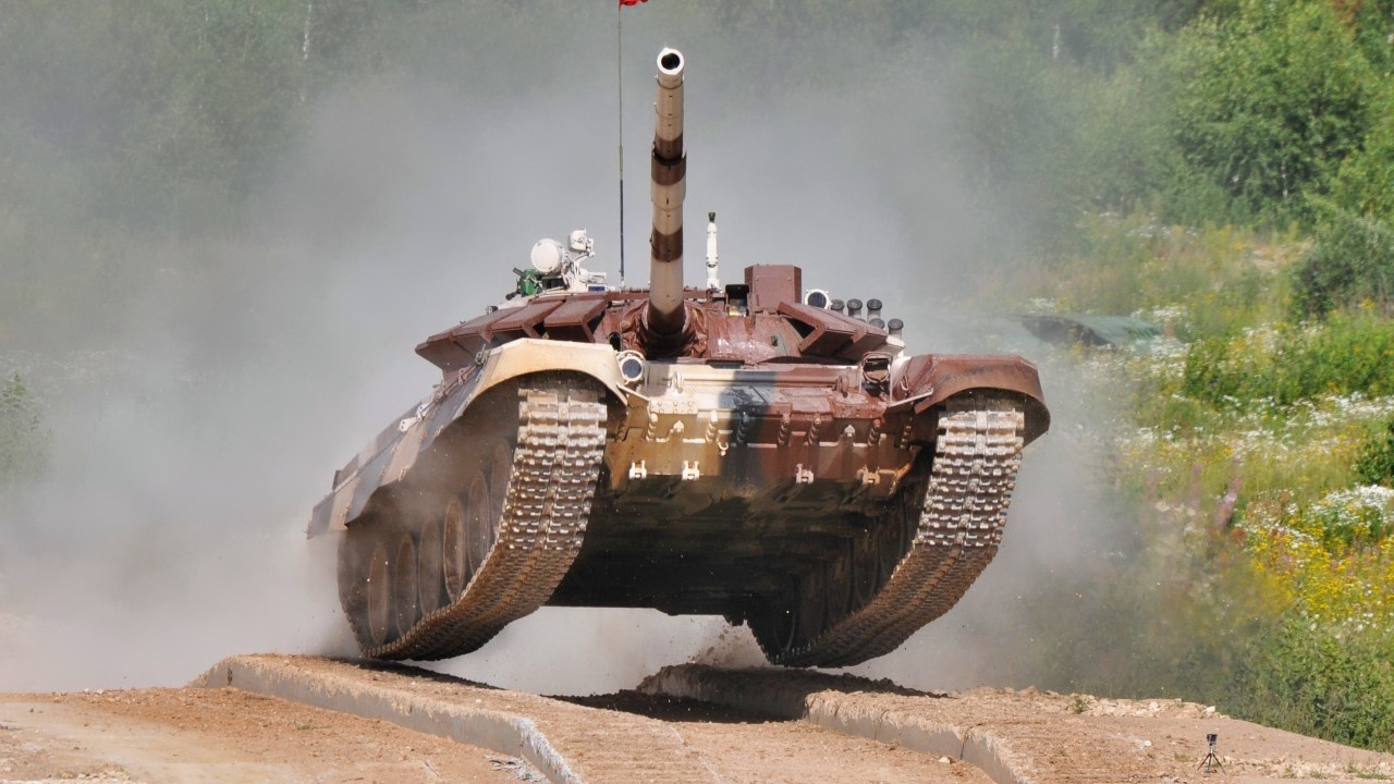 Russia started the war with up to 20,000 spare tanks. Satellite images ...