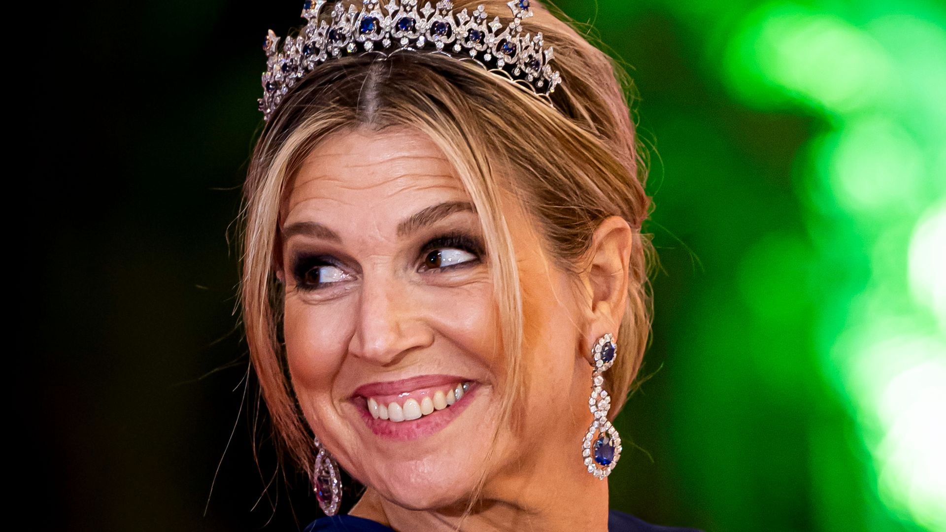 Queen Maxima performs with music group: 'How many Queens can there be ...