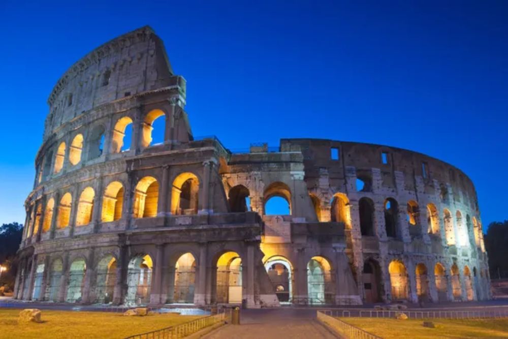 17 Famous Structures That Were Hated When First Built