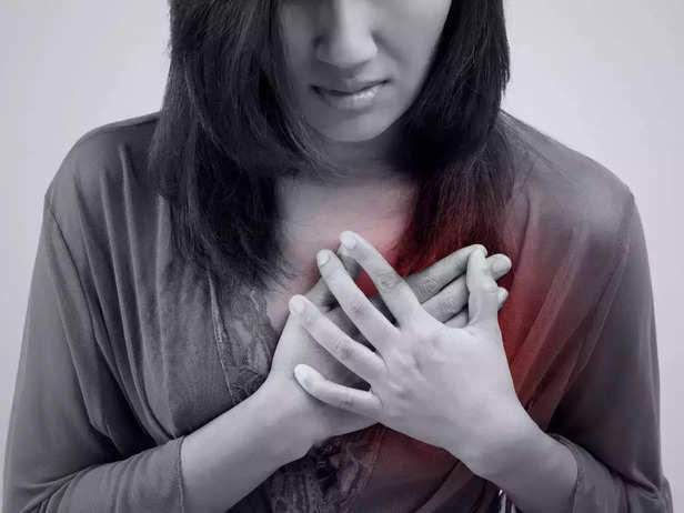 6 Warning Signs of a Heart Attack in Women That Can Appear Weeks Before
