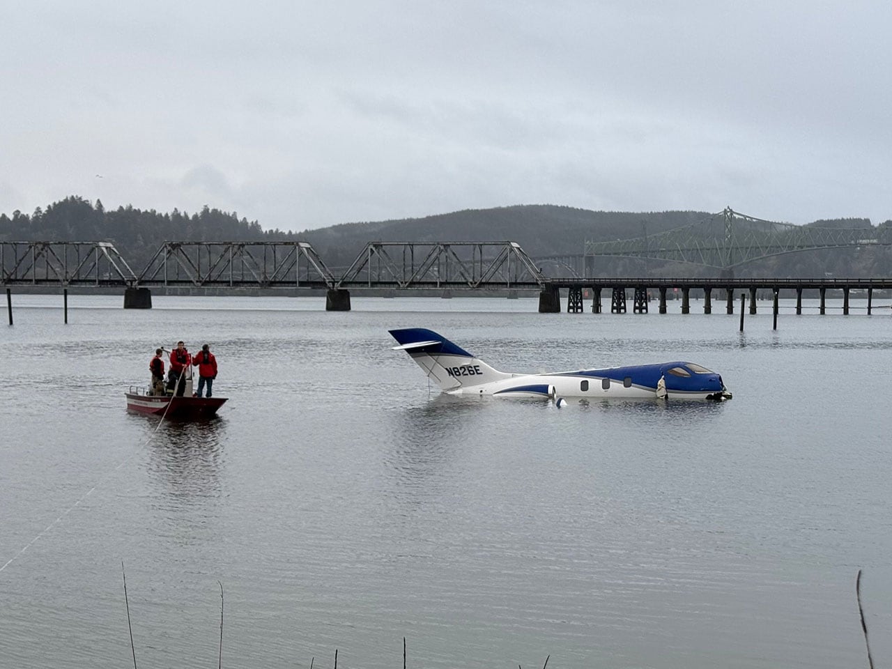 Small plane crashes into bay after skidding off runway at SW Oregon airport