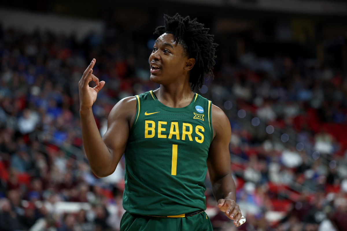 College Basketball Star Freshman Robert Wright Is Transferring