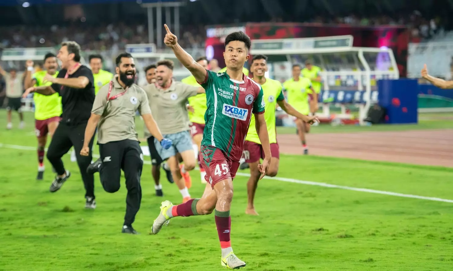Mohun Bagan to face Bengaluru FC in ISL 2024-25 Final after Apuia's injury-time stunner