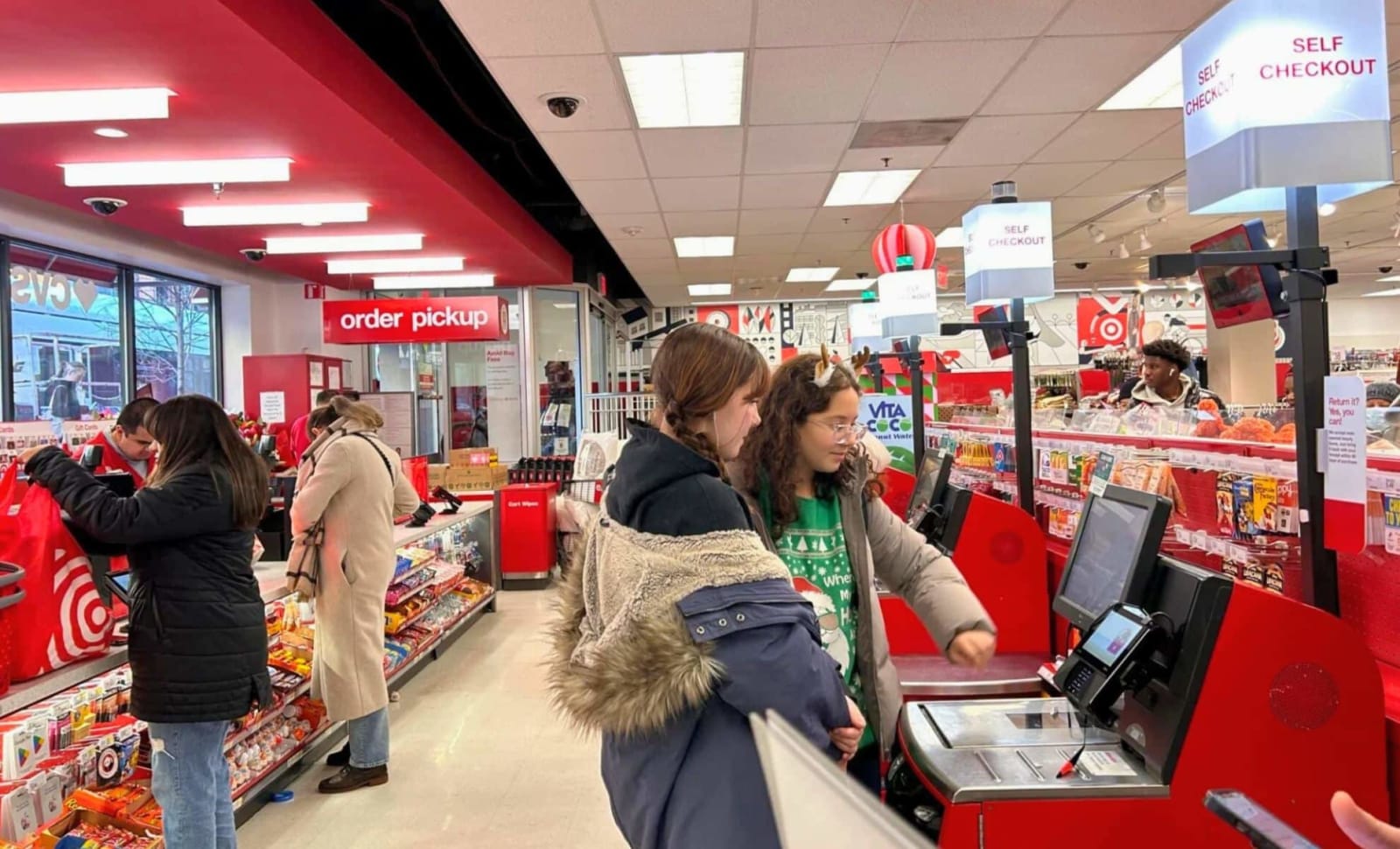 Target to Close All 1,978 Stores Across the U.S. for 24 Hours – Here’s ...