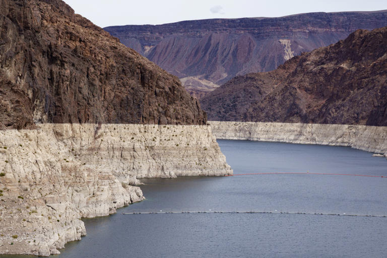Warning Issued Over Lake Mead, Lake Powell Water Levels