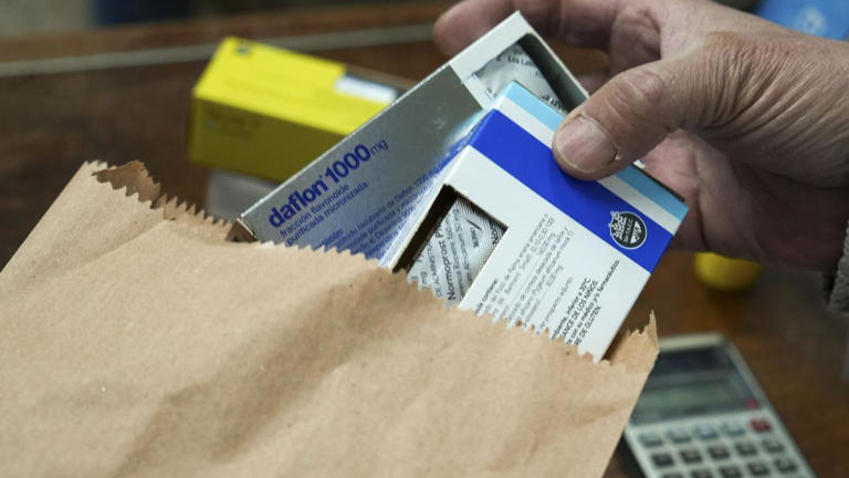 US stock market crash: Dow Jones down 1,600 points, Nasdaq, S&P down 4% ...