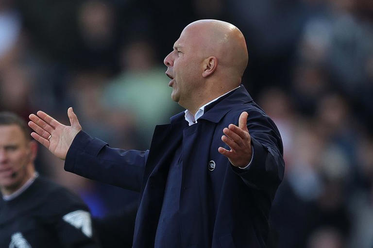 I didn't understand Arne Slot decision vs Fulham - Two Liverpool ...