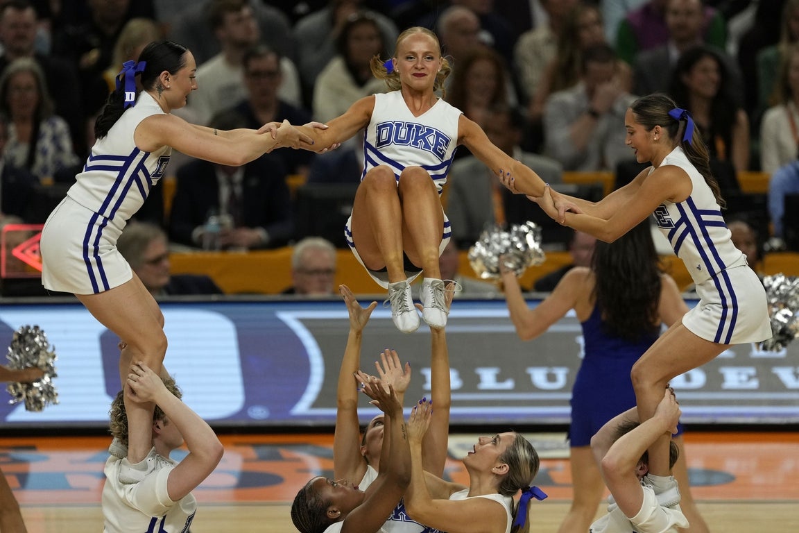 25 incredible cheerleading photos from March Madness 2025