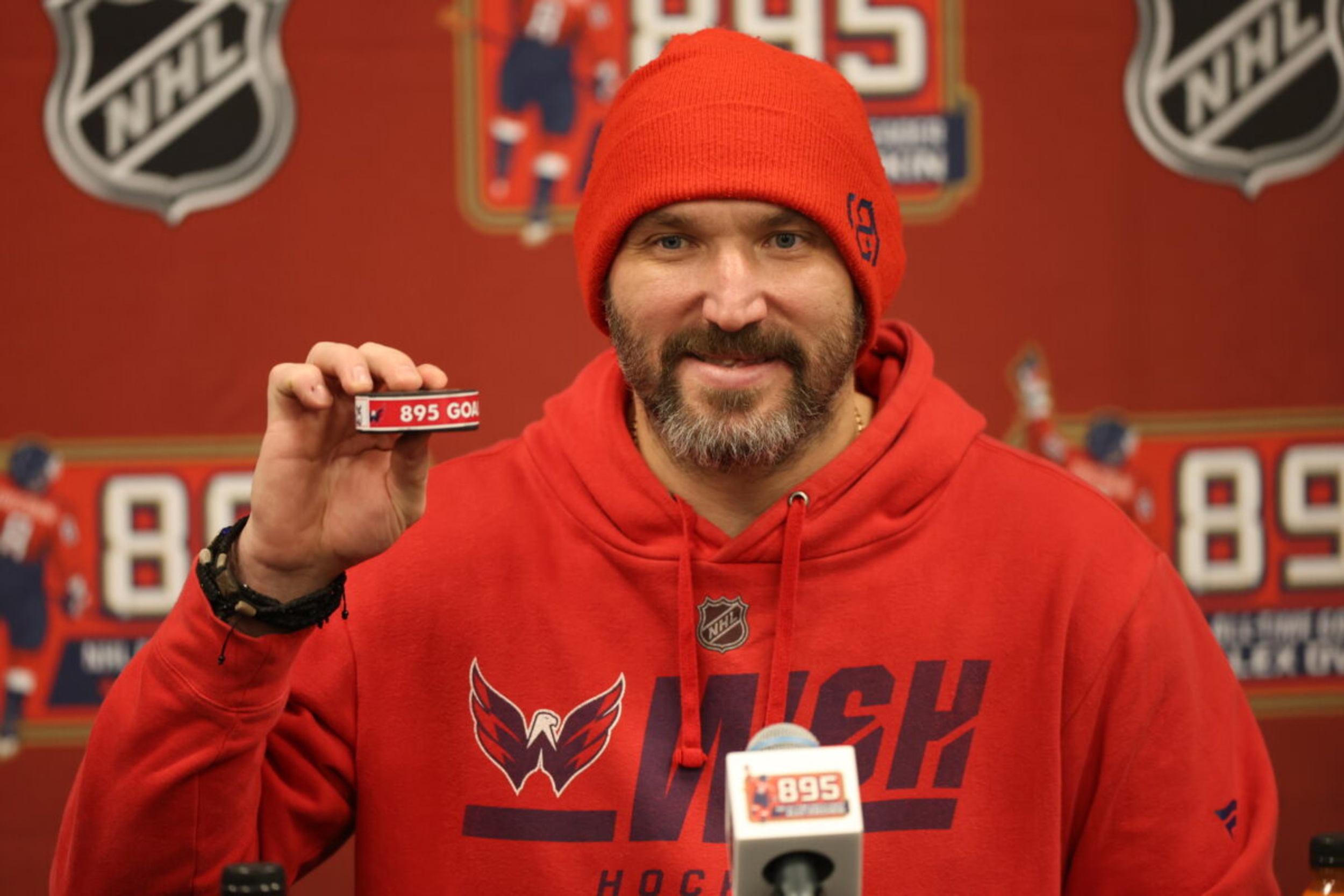 Alex Ovechkin Wins Mark Messier NHL Leadership Award for 2024-25 Season