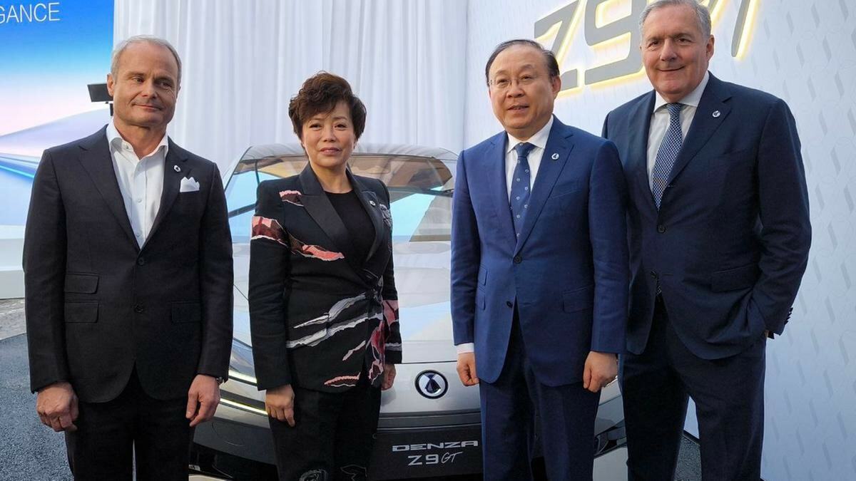 Z9 GT, l'anti Porsche di Denza. Passerella alla Design week per il ...