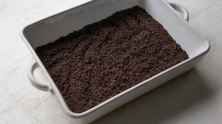 This Easter Dirt Cake Is Made For Celebrating
