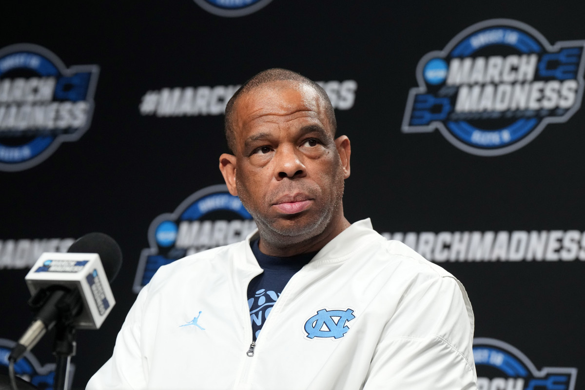 Will Wade Doesn't Hold Back on UNC Coach Hubert Davis With Critical Message