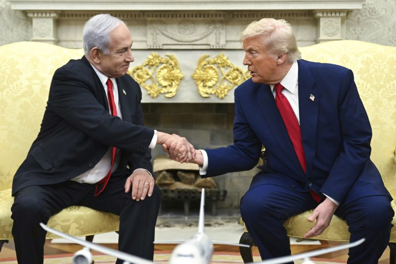 Netanyahu meets with Trump at the White House