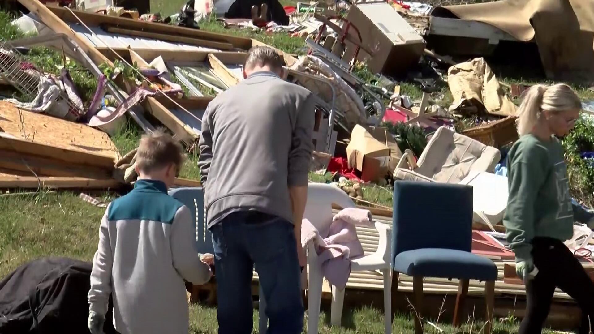 Selmer, TN storm victims return to homes after EF-3 tornado hits ...