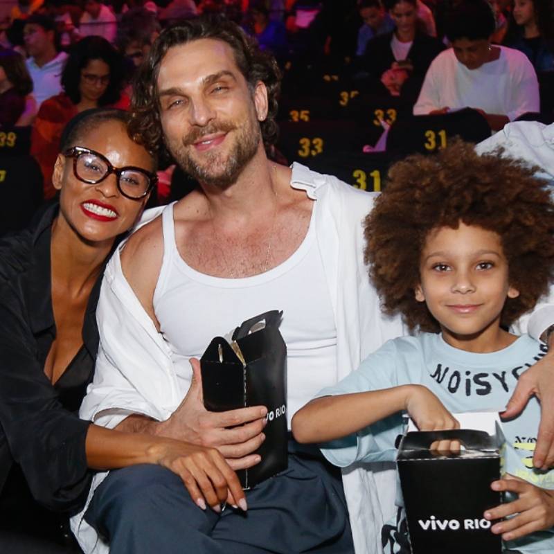 Um verdadeiro mini divo! Confira os melhores momentos de Antônio Caramelo, filho de Aline Wirley ...