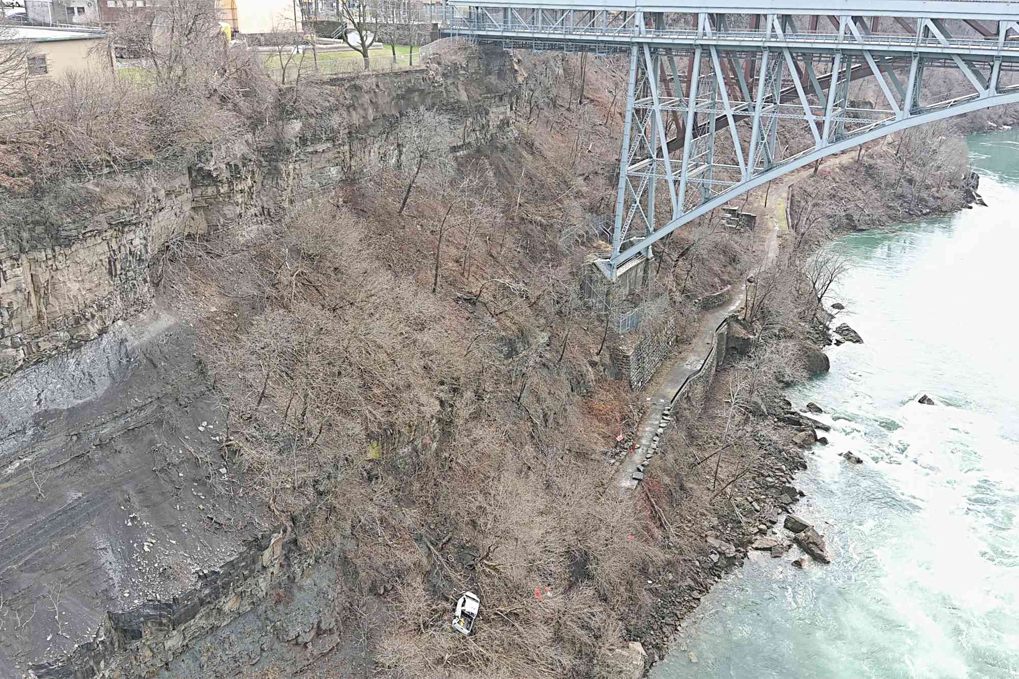 Man Survives After Pickup Truck Crashes Through Fence and into Niagara ...