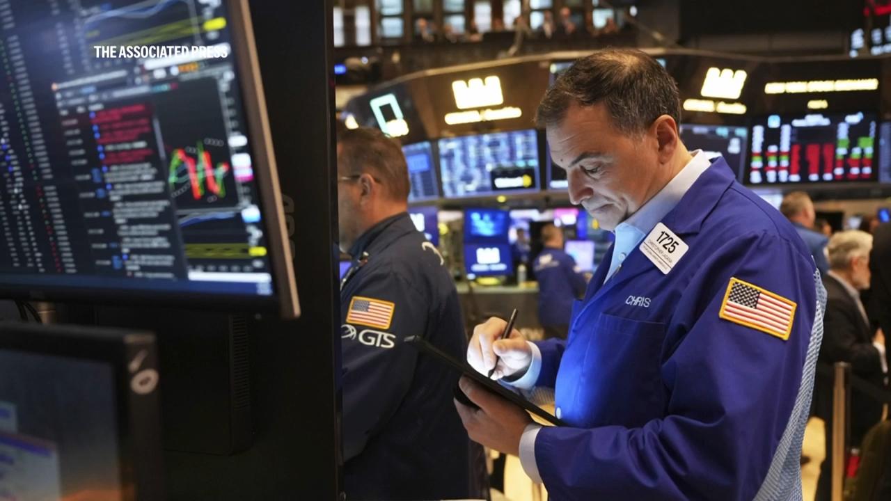 'Don’t panic' says stock market expert in face of volatility