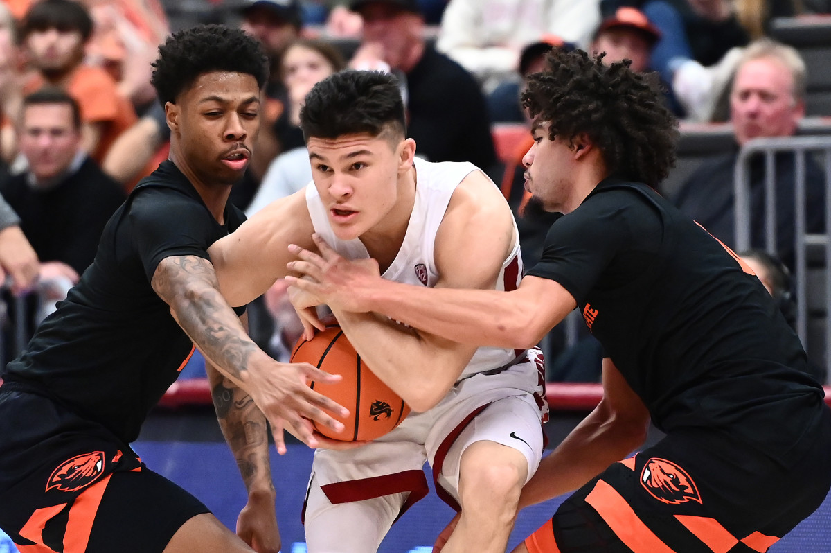 Spokane Native and 20 Point Per Game Scorer Enters Transfer Portal