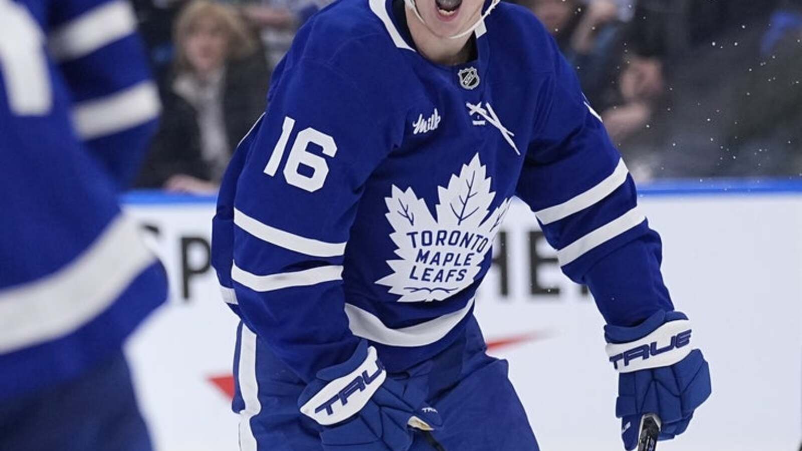 Maple Leafs shoot to expand division lead at Panthers' expense