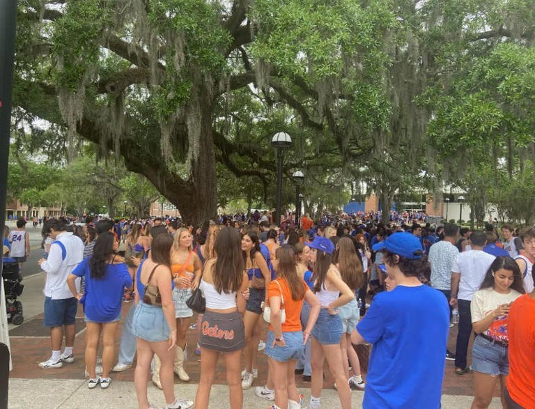 Gator fans enjoying tonight's national title game