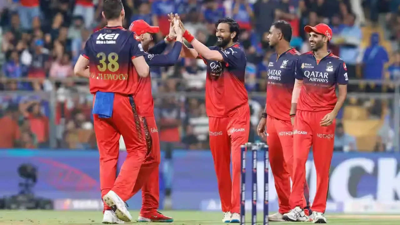 Krunal 4-for floors brother Hardik Pandya's Mumbai Indians in intense ...