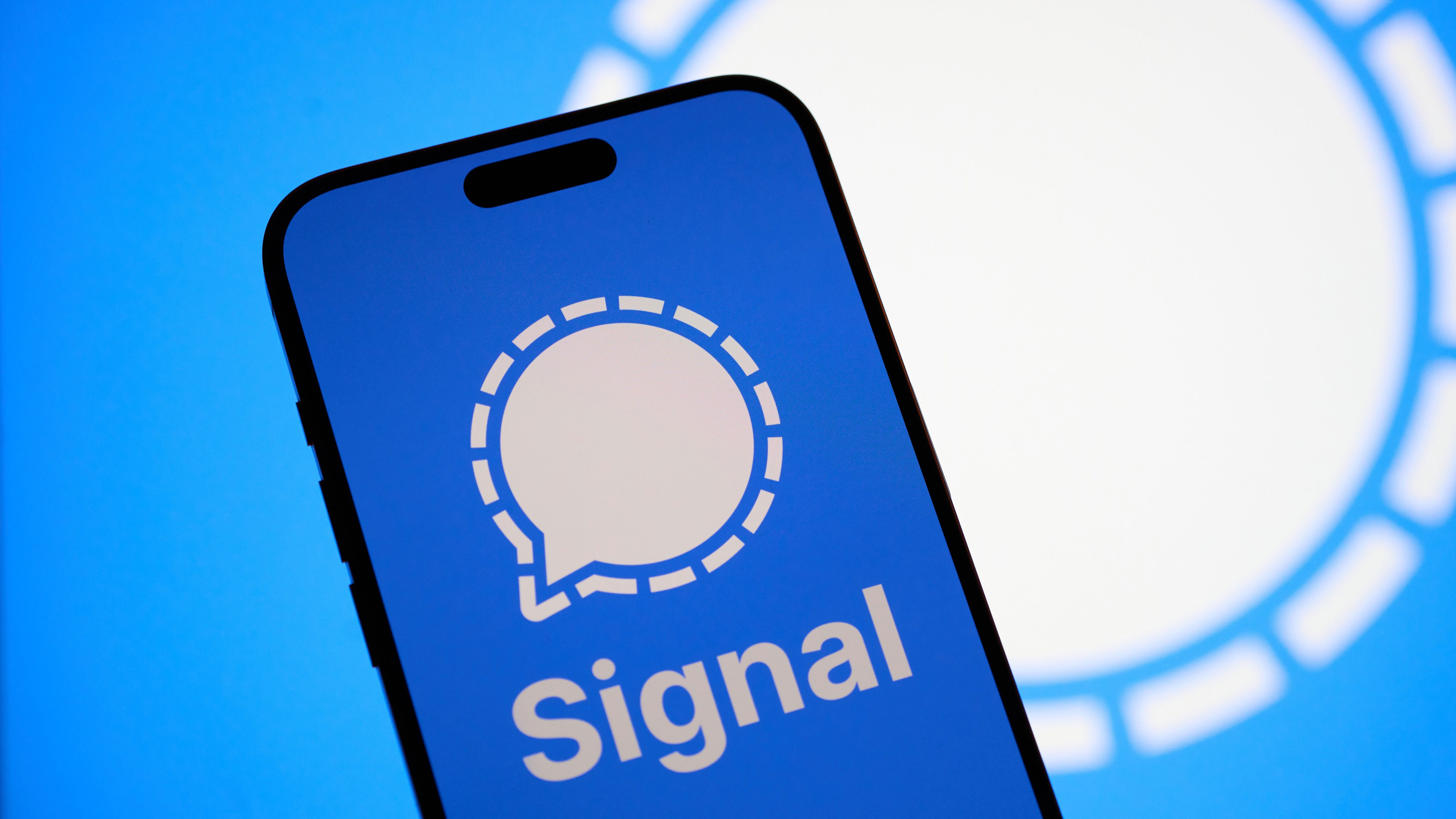 'Signalgate' Screw-Up Blamed on iPhone Contact Suggestions Feature